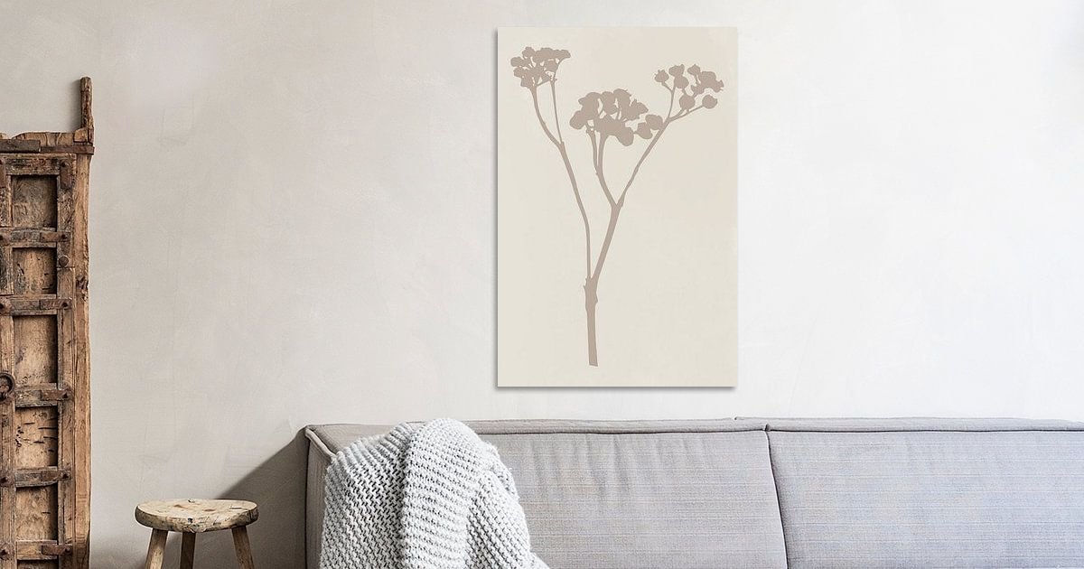 Moderne botanische kunst. Bloem in beige op wit van Dina Dankers op canvas, behang en meer